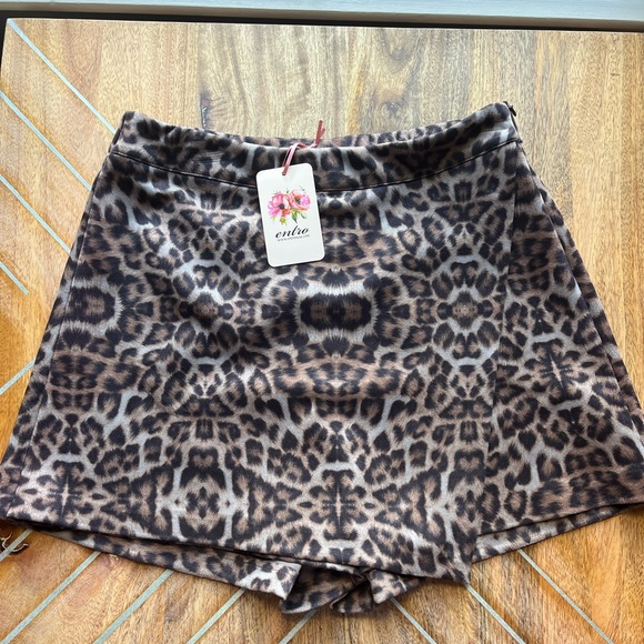 entro | Shorts | Leopard Print Skort | Poshmark